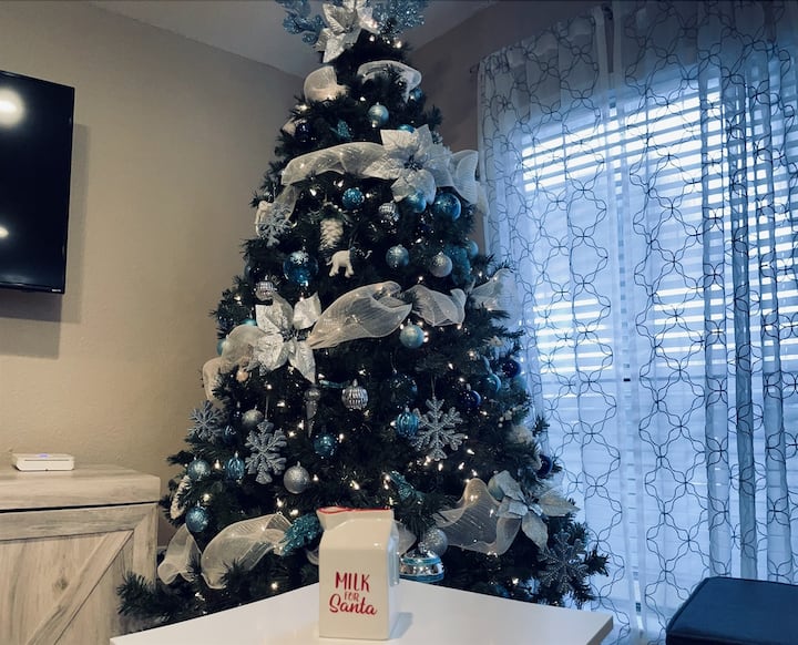 Holiday Discounts - Close To Lackland - Book Now! - Laurel Mountain Ranch - San Antonio