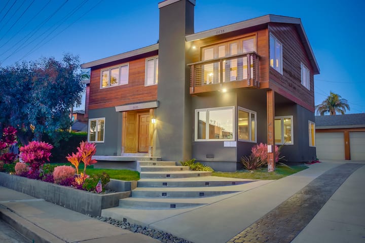 Ocean 3 Blocks * Prof Design * Ac * 2 Levels - San Diego, CA