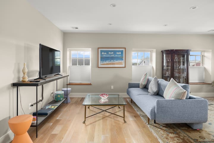 The Howard Hotel Hudson - Room 301 - Catskill, NY