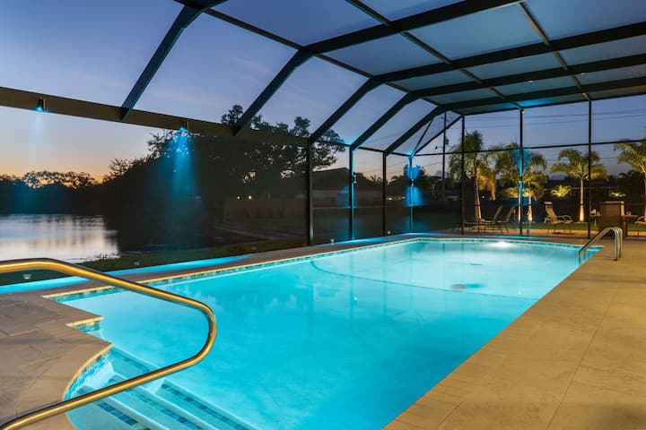 Gated, Heated Pool, Hot Tub, Putting Green, Game Room & More! - Bradenton, FL