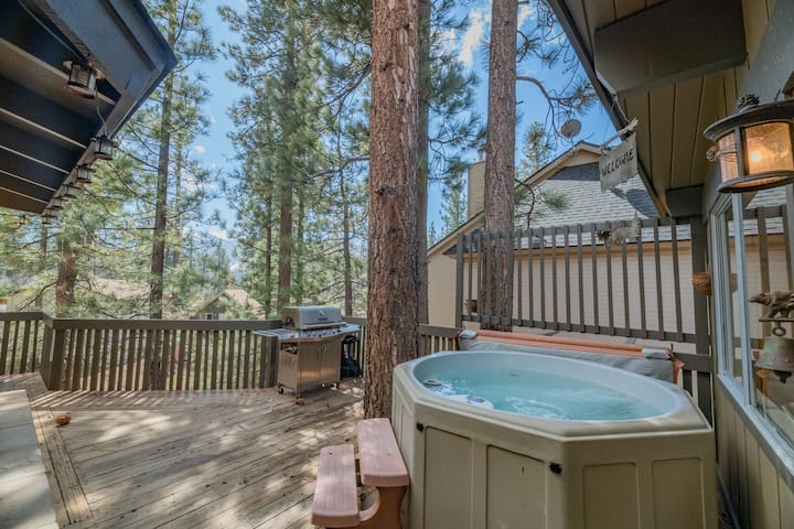 Moonridge Manor - Close To Slopes, Hot Tub, Game Room, Pool Table - Big Bear Lake, CA