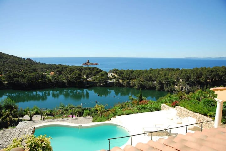 Magnifique Vue Pour Cette Villa Haut De Gamme - Saint-Raphaël