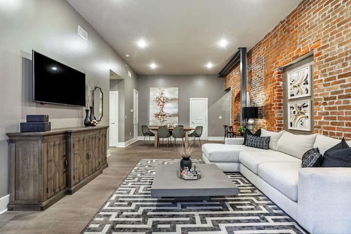 Downtown 2br Walk To Superdome Parades French Quarter - The Jazz - New Orleans, LA