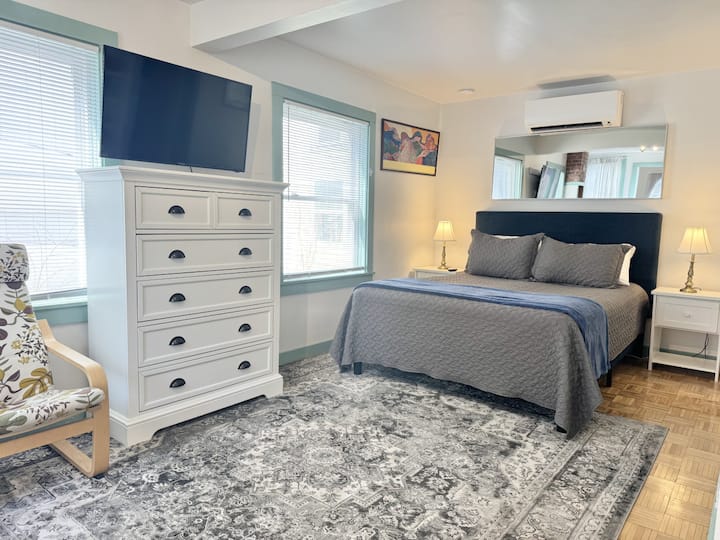 Cozy Studio In The Heart Of Bar Harbor (Queen Bed) - Maine