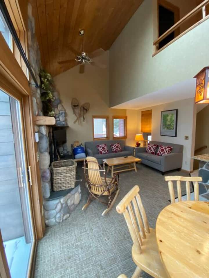 Lutsen Escape | Slopeside & Spacious | Sleeps11 - Lutsen, MN