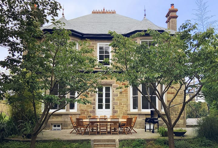 A Substantial Six Double Bedroom Property Located In The Heart Of St Agnes. - St Agnes