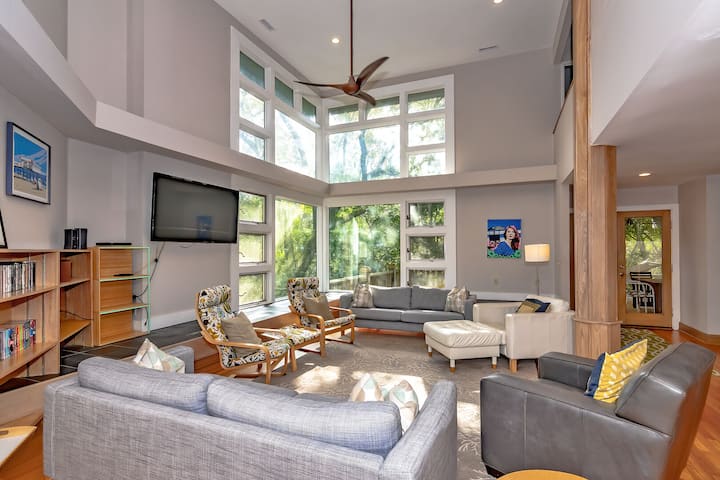 Resting In Treetop,two Golf Carts Close To Amenity - Bald Head Island, NC