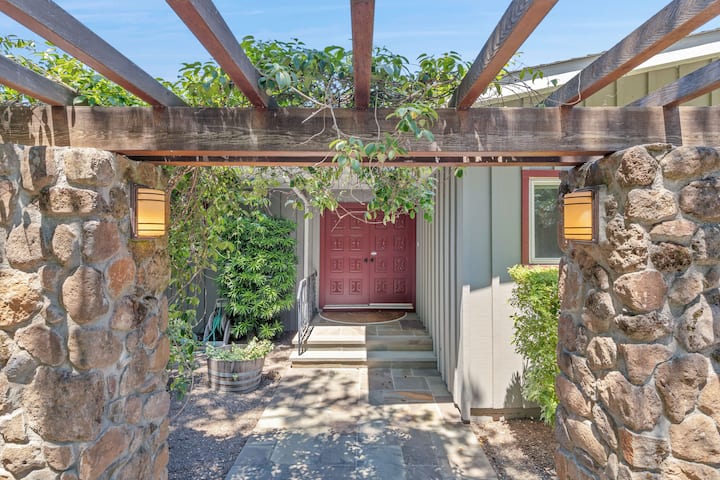Mission Highlands ~ 4 Bedroom With Pool, Spa And - Sonoma, CA