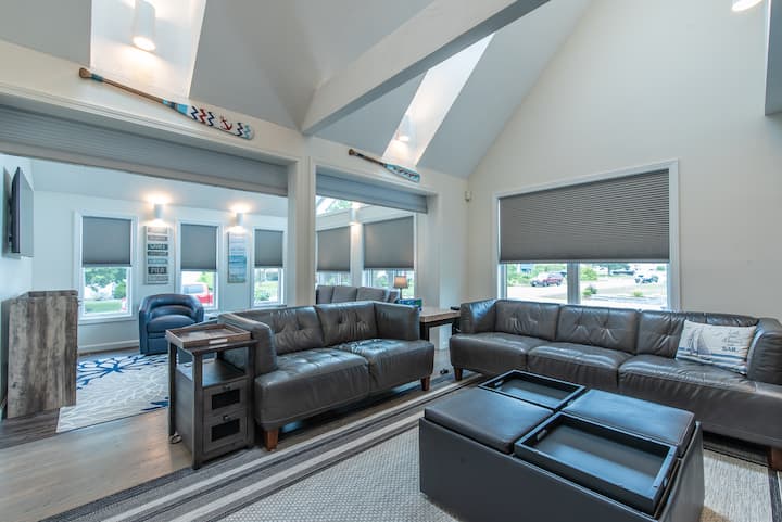 3 Story Contemporary With Ocean Views! - South Kingstown, RI