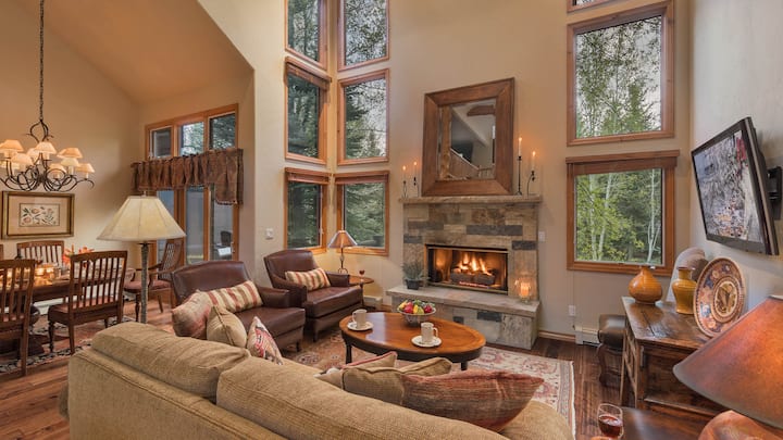 Luxe Arrowhead Home + Walk To Lift | Chalet Punto - Avon, CO