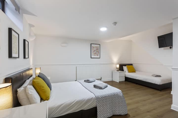 6 Bed Basement Room - Free Parking + Wi-fi - Nottingham