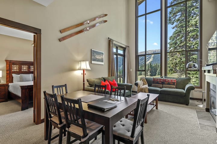 Rare Ski In Ski Out Top Floor Corner Unit! - Sun Peaks Resort, BC