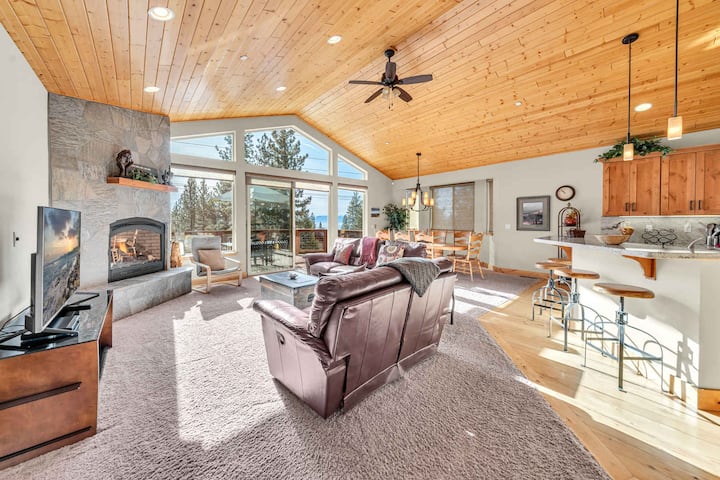 Inviting Cabin With Decks, 2 Miles To Lake Tahoe! - Kings Beach