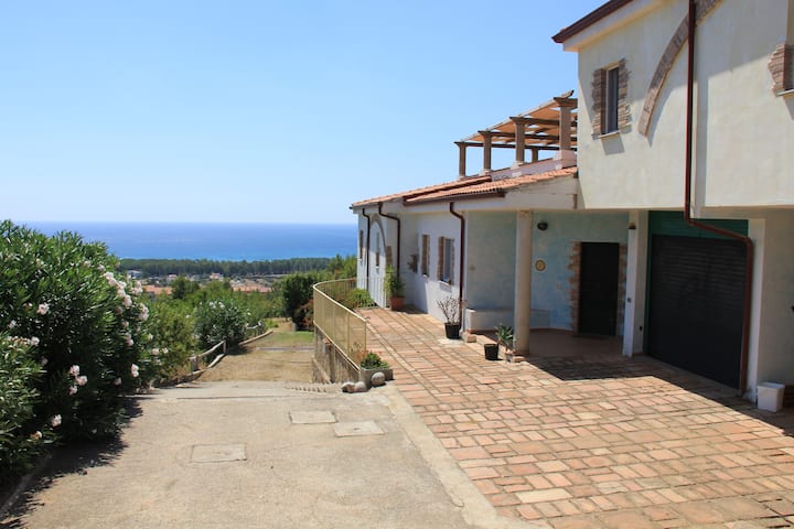 Villa-villa-salle De Bain Privée-vue Mer-villa Sol - Catanzaro
