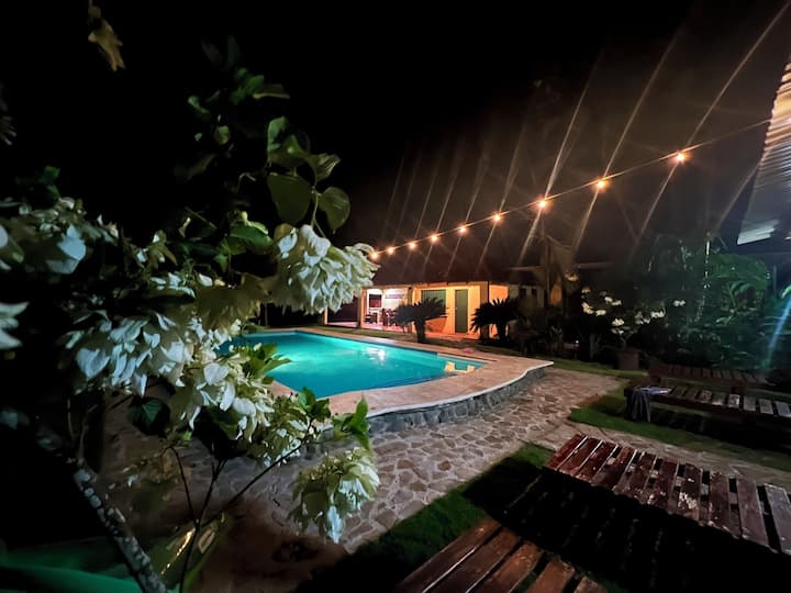 Tropical Oceanfront Half Acre 2 Houses & 2 Pools - Costa Rica