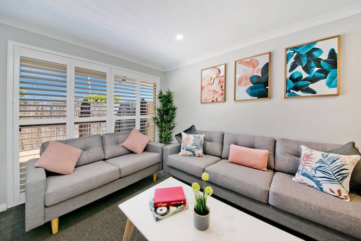 Stylish 3 Br 1 Min To Cafes/restaurants/park - Nedlands