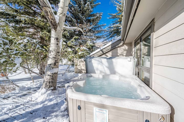 2 Minutes To Deer Valley Skiingon Free Shuttle Route, Private Hot Tub, Fireplace - Deer Valley, UT
