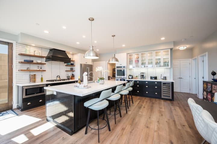 Grand Getaway: Ocean Views And Open Living Space! - Grover Beach, CA