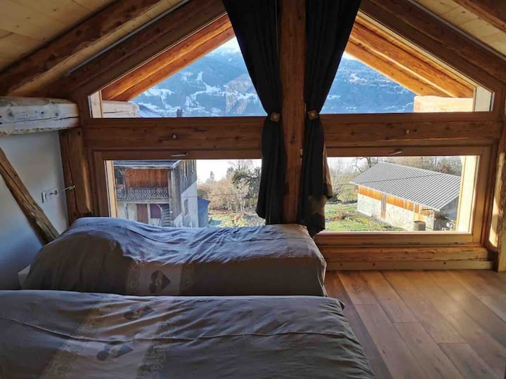 Superbe Grange Rénovée En Vieux Bois - Samoëns