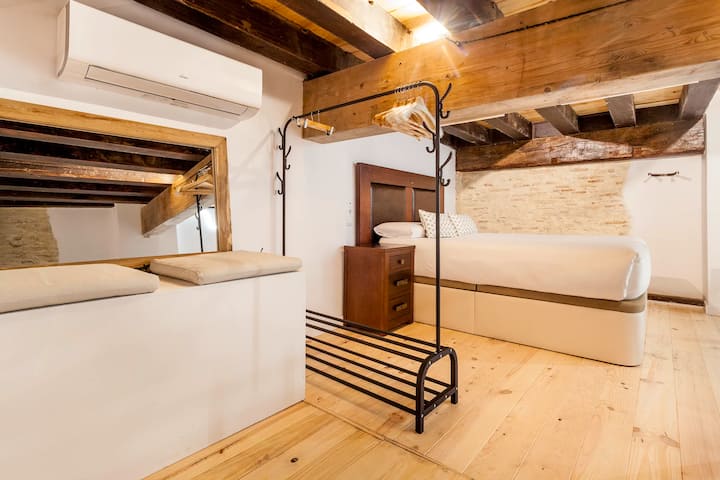 Bolseria 1890 - Apt 1  Stylish With Balcony - Valencia