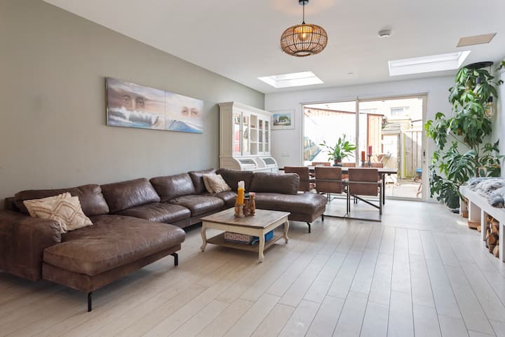 Beachside Breeze - The Hague