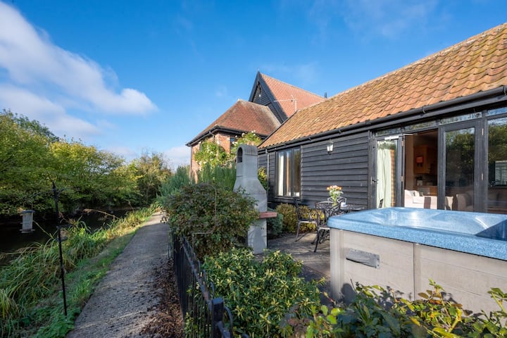 2 Bed In Wattisham (Oc-wcwat) - Stowmarket