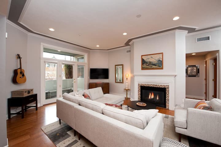 Great Downtown Location|1 Block To Main St| Luxury - Durango