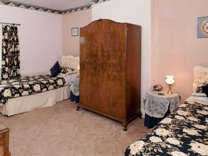 Yew Tree House - B&b - Weston-super-Mare