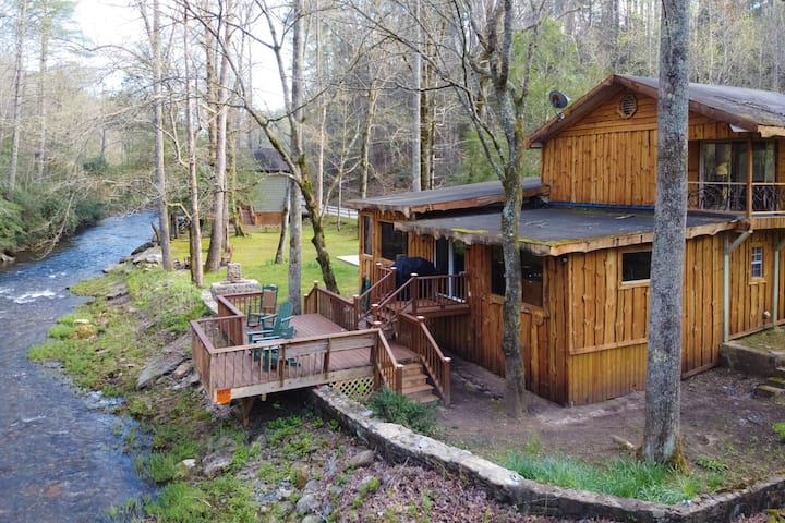 Elk Manor - Serene Riverfront Cabin Near Helen - Sautee Nacoochee, GA