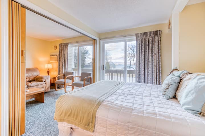 1br Lakeview 2nd-floor | Balcony | Outdoor Pool - Ellacoya State Park, Gilford