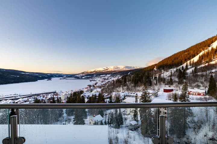 Modern 2 Br Flat W. Balcony And Breathtaking View - 奧勒