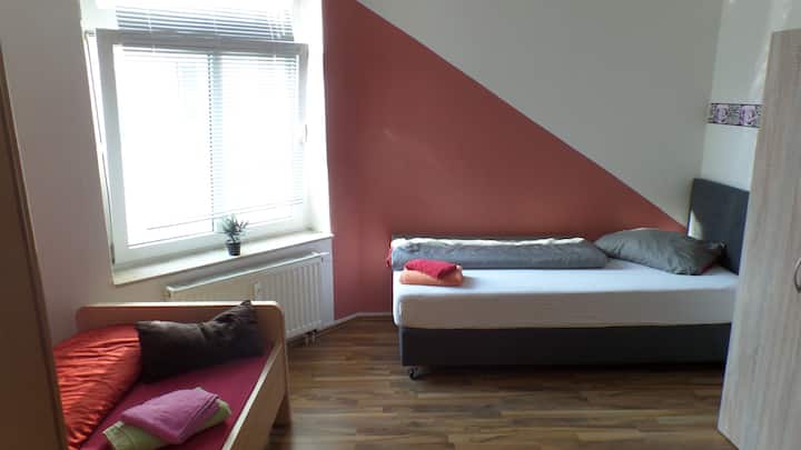 Double Room-basic-shared Bathroom-gemeinsame Kuech - Halle (Saale)