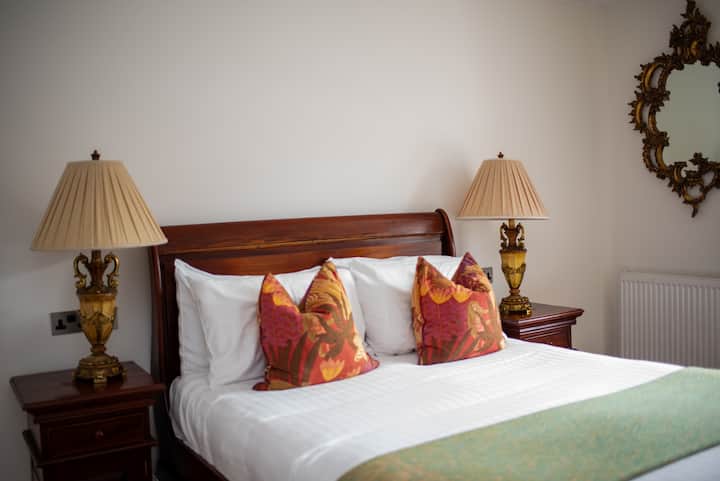 Double-sdb Privée-vue Sur Rue-first Floor A - 布羅肯赫斯特