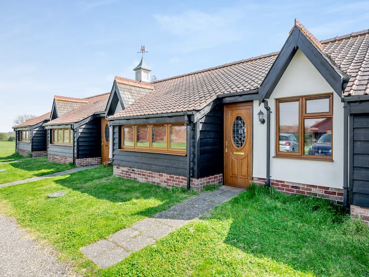 2 Bedroom Accommodation In St Osyth - Mersea Island