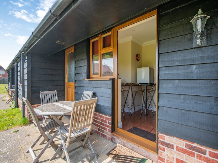 2 Bedroom Accommodation In St Osyth - Mersea Island