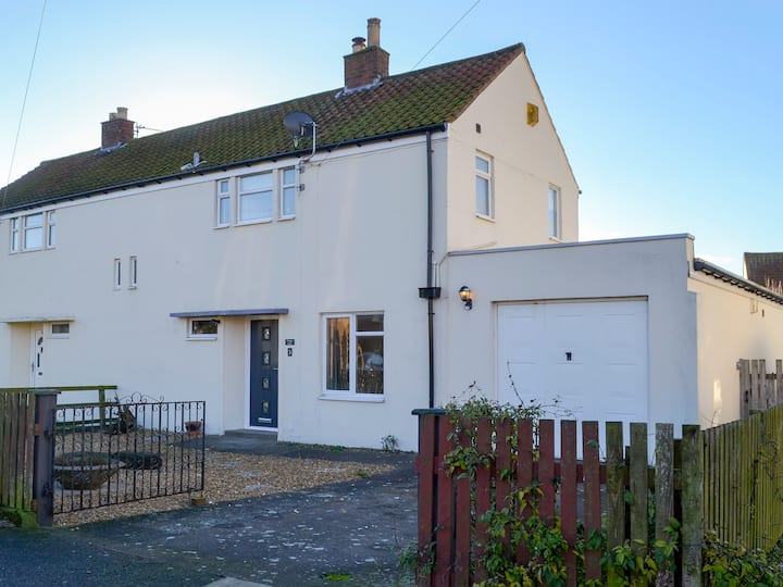 Waggy Tails - Seahouses