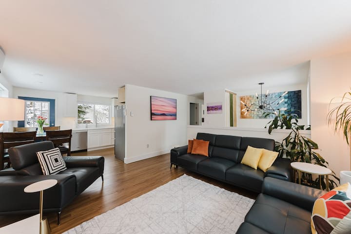 Modern Juneau Stay W/ Sauna • Near Glacier - Juneau, AK