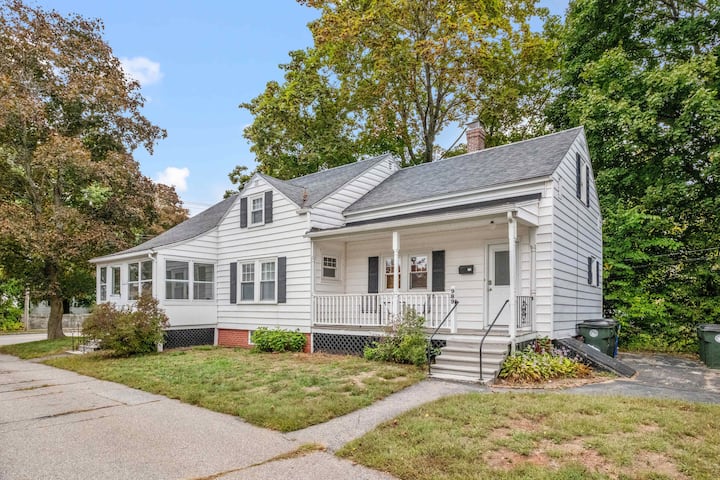 N End Single Fam. 4 Bed/2ba W/office & Private W/d - Manchester, NH