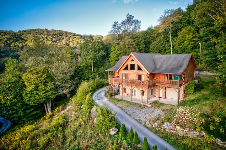 Sugar Bear Lodge: Near Sugar Mtn. Hot Tub, Views! - Sugar Mountain, NC