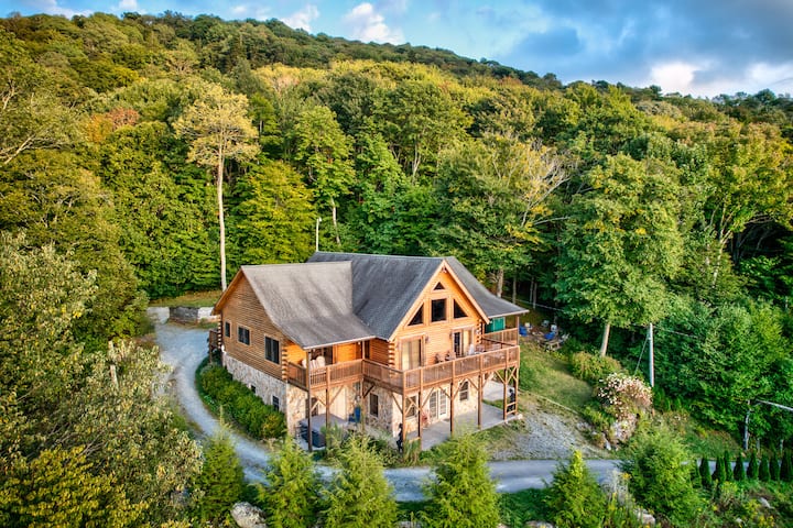 Sugar Bear Lodge: Near Sugar Mtn. Hot Tub, Views! - Sugar Mountain, NC