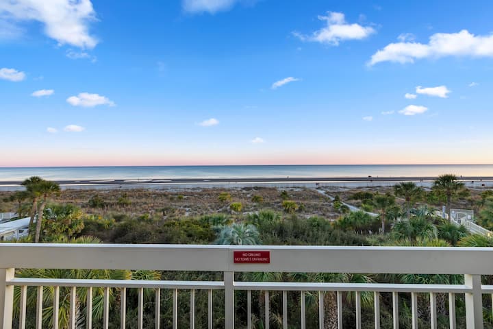 336 Breakers: Oceanfront, Sleeps 6, Free Bikes - Palmetto Dunes, SC