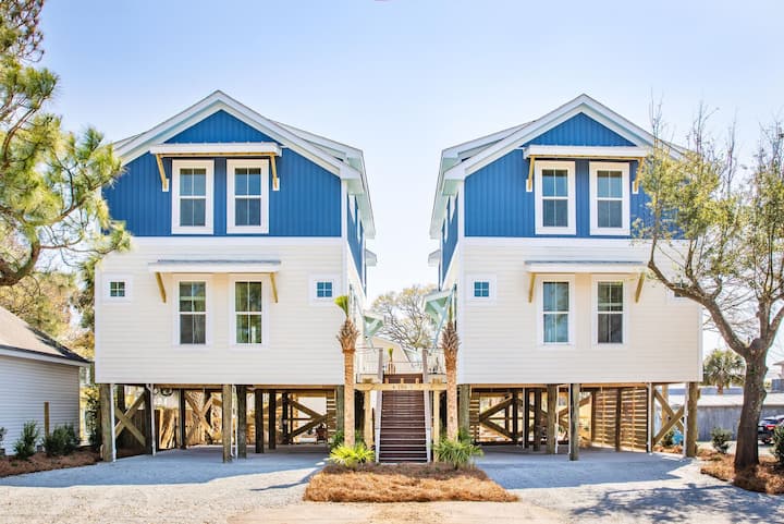 Retreat For 14 W/ Dual Pools - Folly Beach, SC