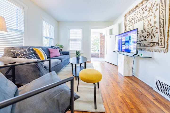 Funky Midtown Art Gallery Apartment - Kansas