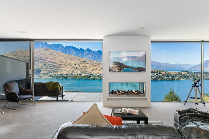 Remarkable Lake View Modern Executive Home - Queenstown