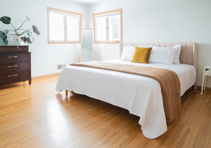 Atomic Ranch: Peaceful Home In Quiet Neighborhood - Sioux Falls, SD