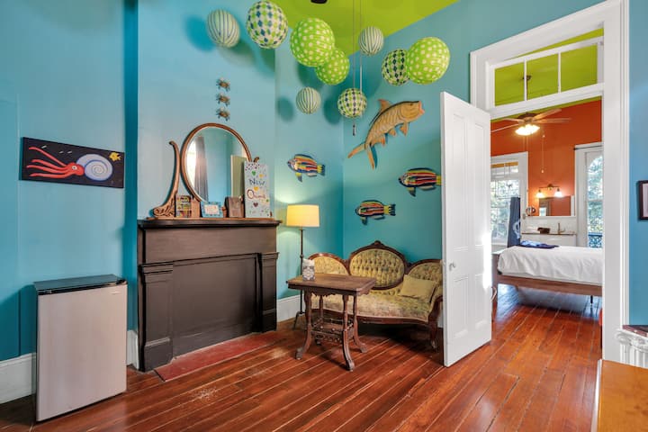 Les Pêches - La Belle Esplanade - New Orleans, LA