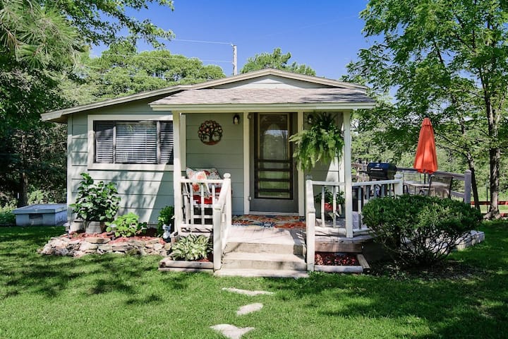 Sara’s Cottage - Eureka Springs, AR