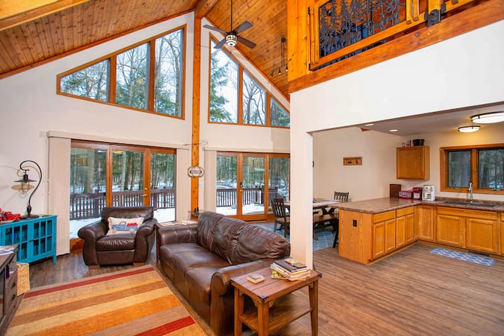 Secluded Cabin In The Woods - Dog Friendly - Sturgeon Bay, WI