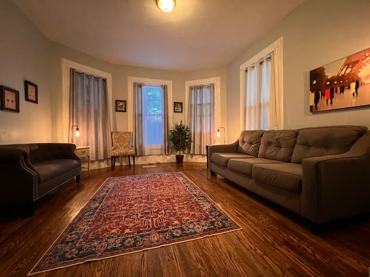 Hues Of Steampunk - Entire Apartment - New Haven, CT