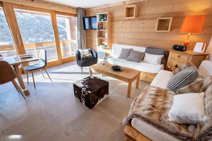 Les 3 Marches A1 En Face Du Télésiège De Morel - Méribel